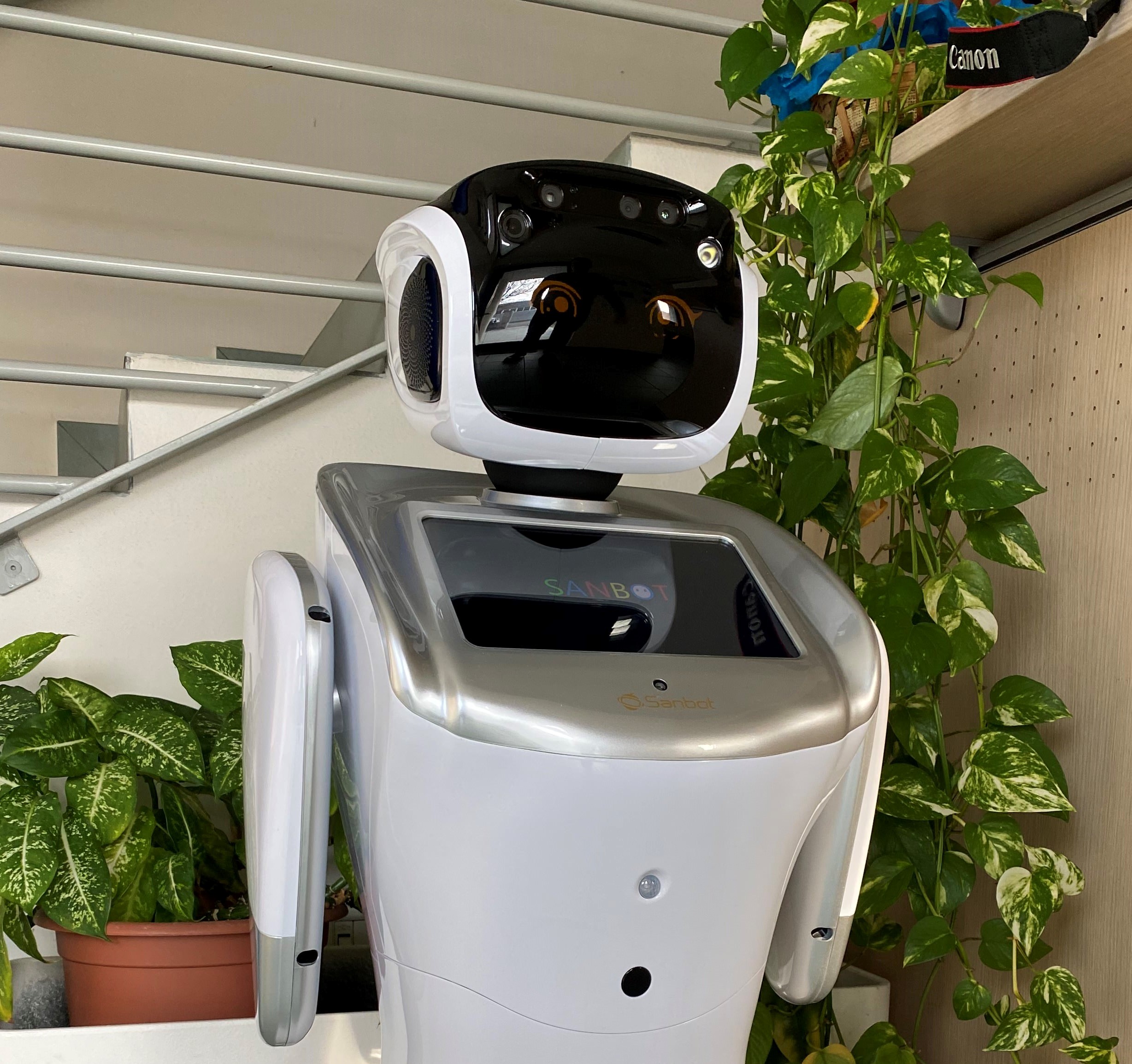 C'è un robot alla reception